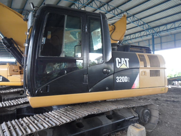 CAT 320 d2 - Truck2Hand.com