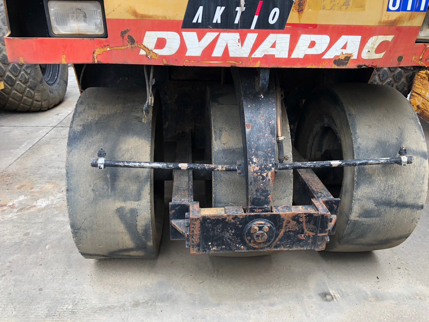 รถบด7ล้อยางDYNAPAC รุ่นCP201WT - Truck2Hand.com