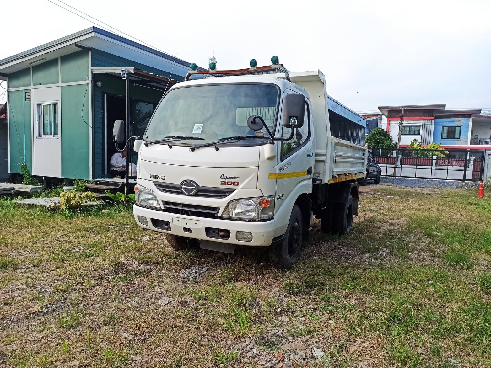 hino 150 แรง สวย ไมล์น้อยแท้ กระบะสามมิตร ข - Truck2Hand.com