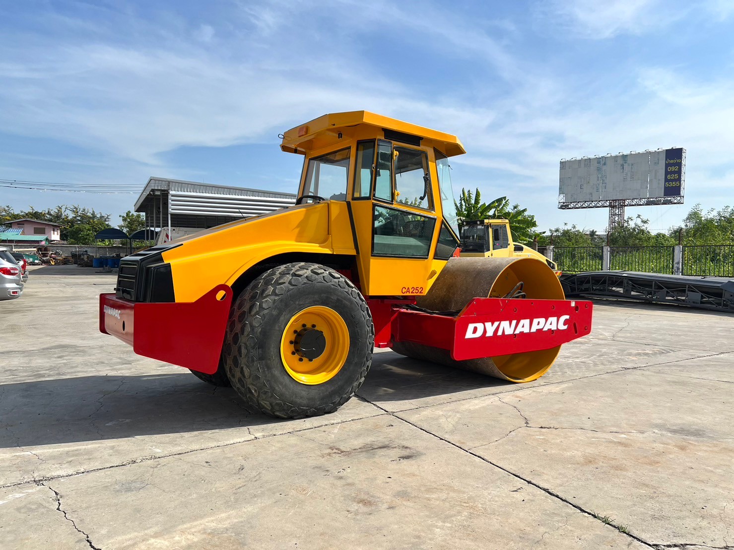รถบดสั่นสะเทือน Dynapac CA252D y2003 Drum D - Truck2Hand.com