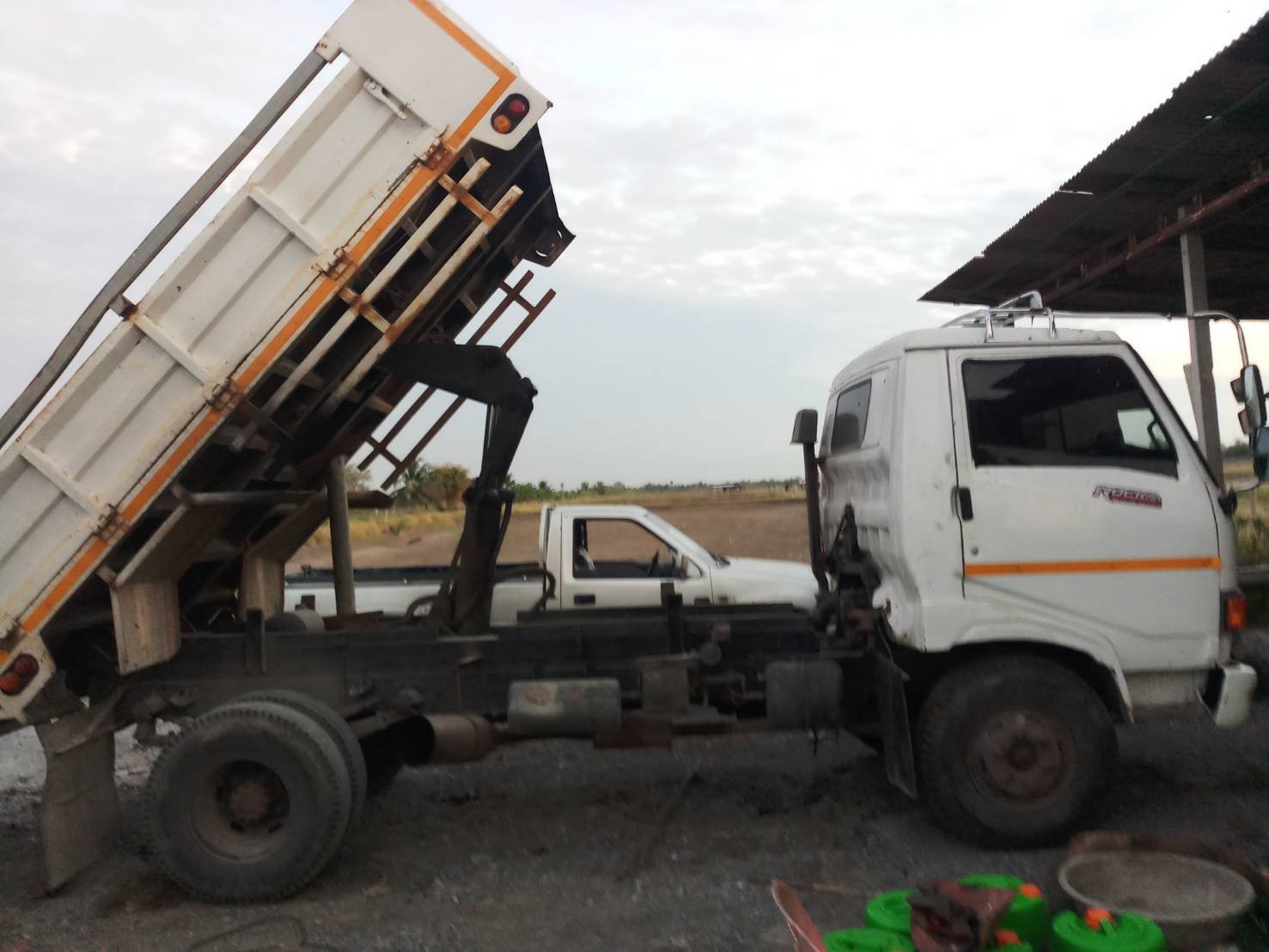 6ล้อดั้มHino FB120 รถบ้านเจ้าของขายเอง - Truck2Hand.com