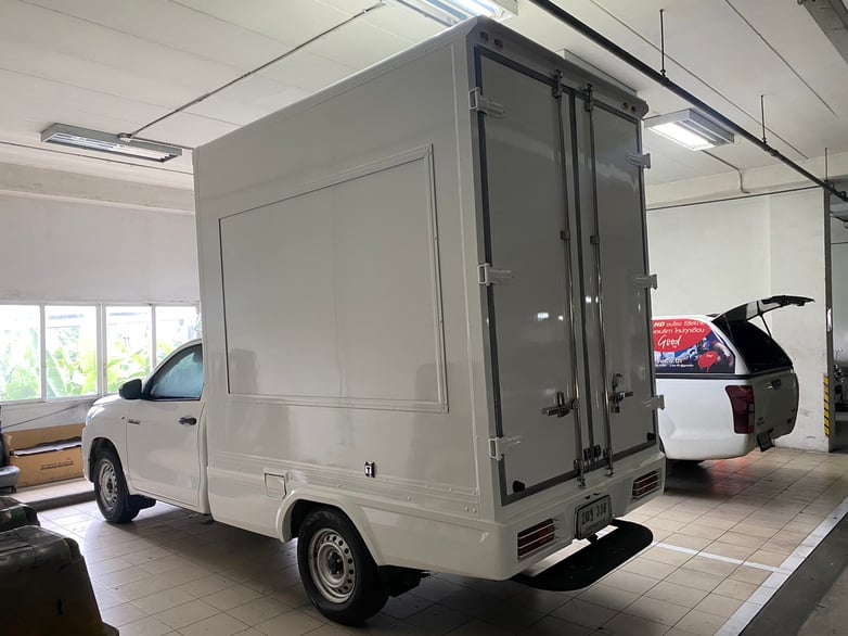 Toyota revo B-cab 2.4 j - Truck2Hand.com