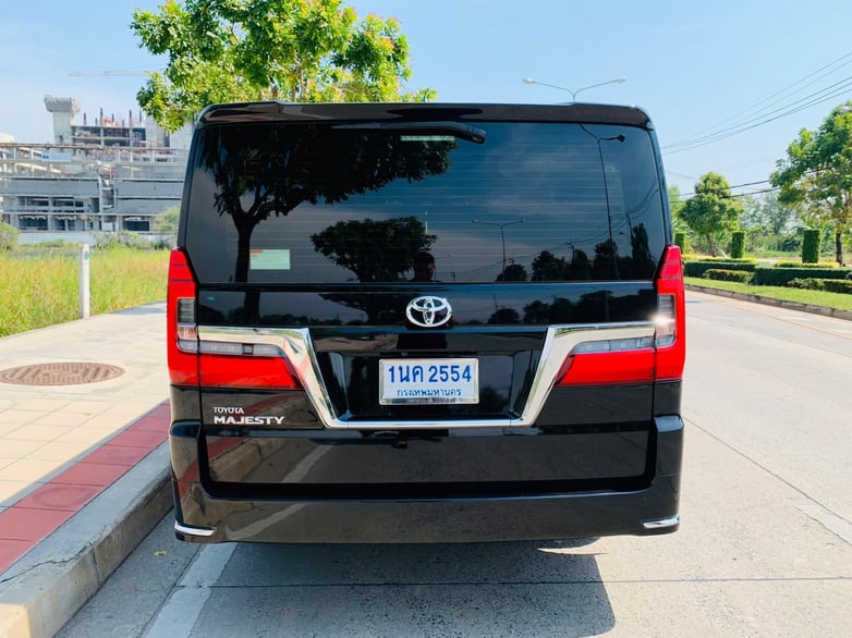 NEW TOYOTA MAJESTY 2.8 PREMIUM 6AT SUV 2021 - Truck2Hand.com