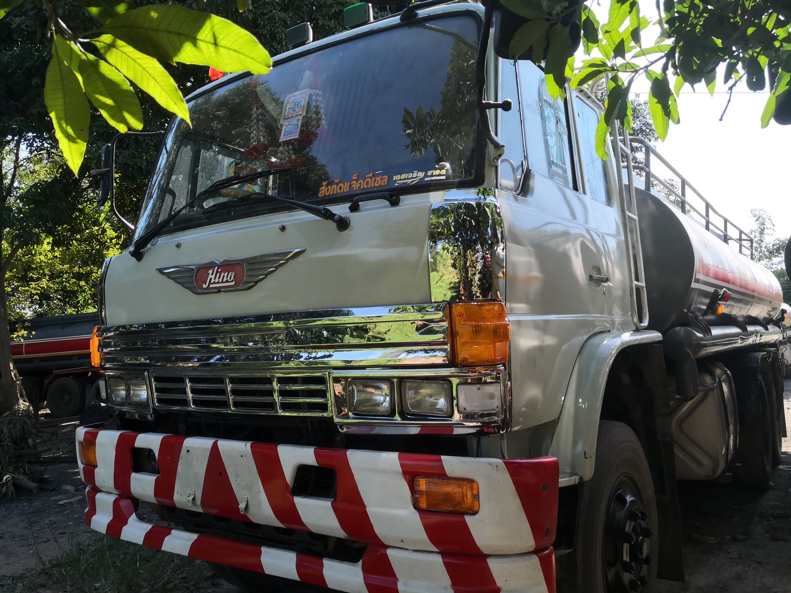 สิบล้อบรรทุกน้ำ Hino F18 315แรงม้า - Truck2Hand.com