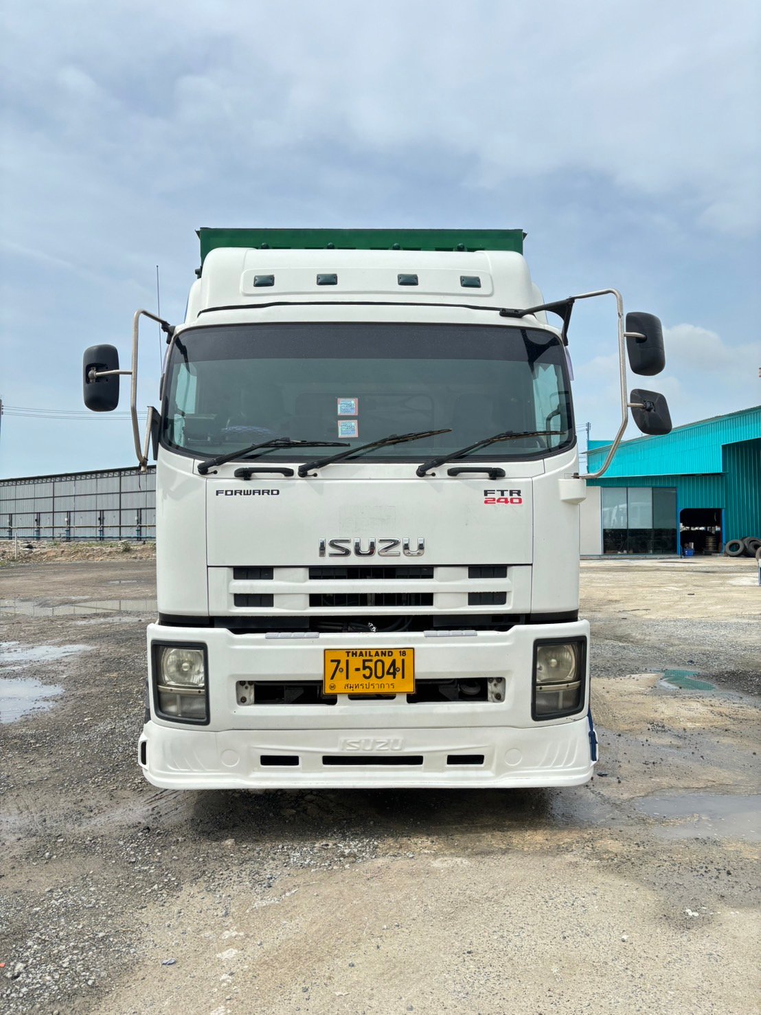 ISUZU FTR240 240แรงม้า ปี2556 - Truck2Hand.com