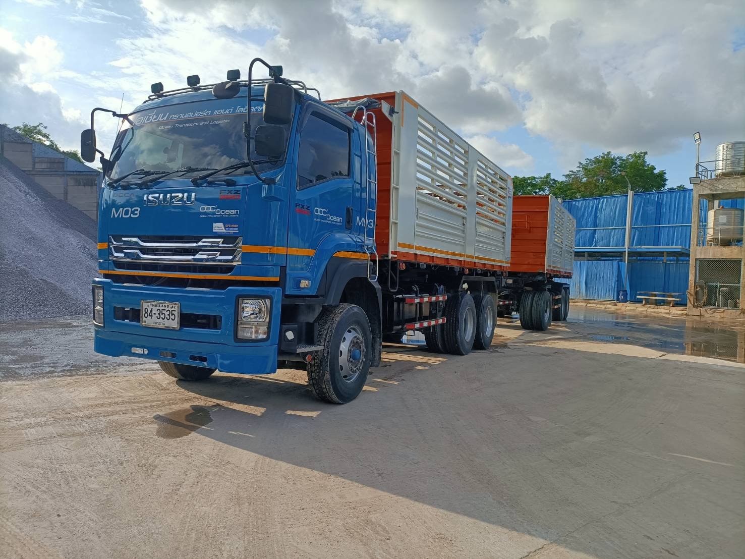 รถบรรทุกหิน ทราย isuzu FXZ360 กระบะสามมิตรพ - Truck2Hand.com