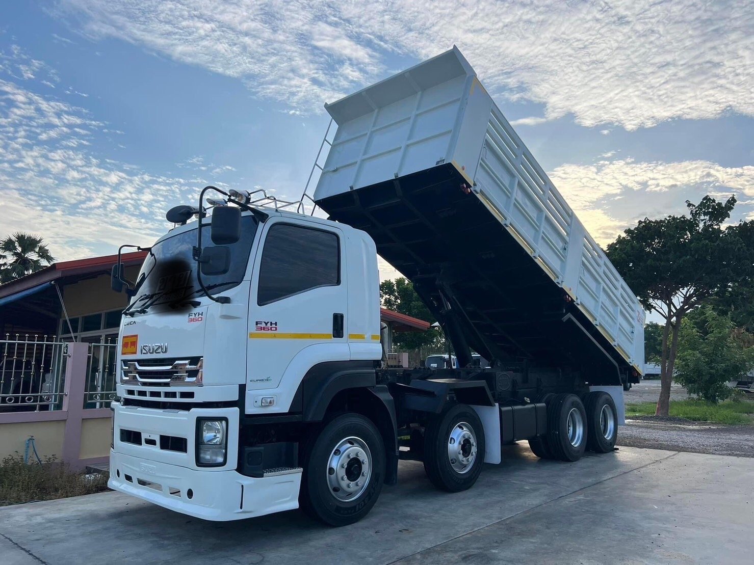 รถ12ล้อดั้ม FYH 360 แรง ปี 2555 12 ล้อแท้ๆ - Truck2Hand.com