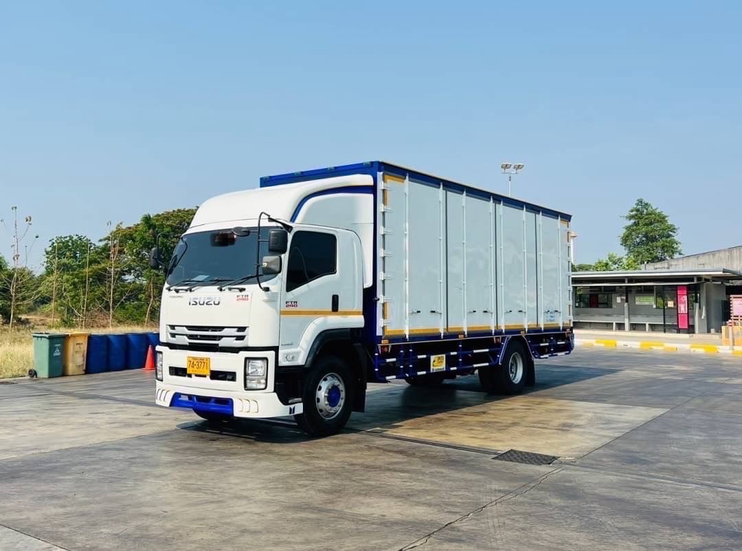 ไมล์ 13,575 กิโล ISUZU NEW FTR 240 เเรง รถ - Truck2Hand.com