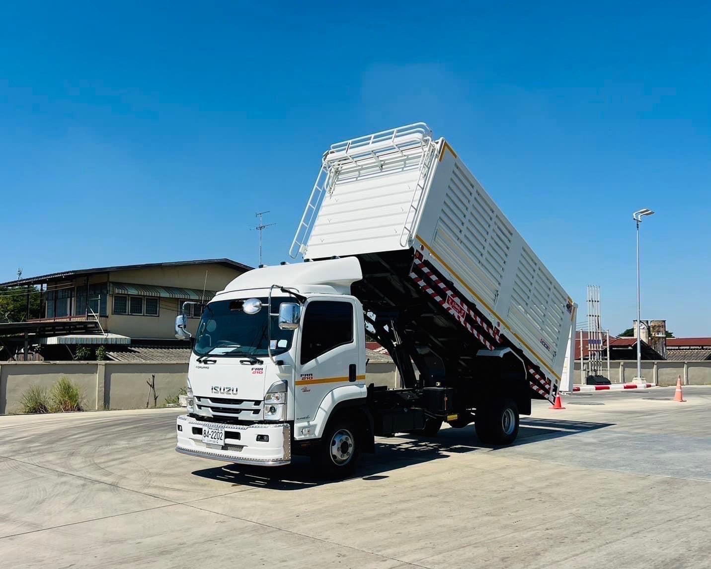 รถ 6ล้อดั้ม ISUZU FRR 210 เเรงปี 2566ไมล์ 5 - Truck2Hand.com