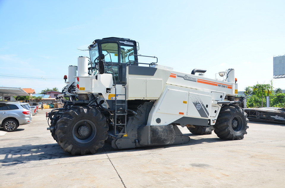 Wirtgen WR2500S y2008 - Truck2Hand.com
