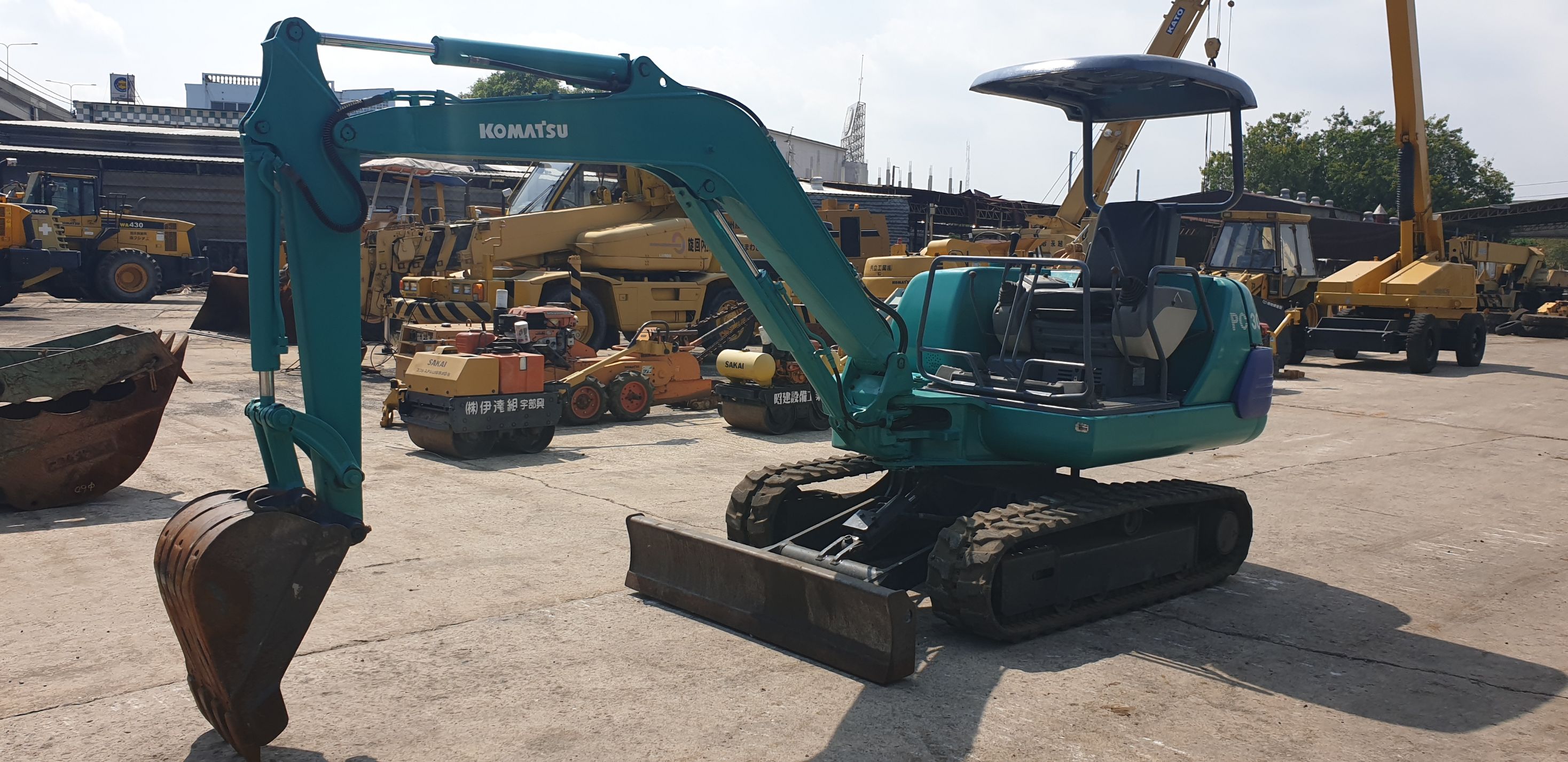 Komatsu PC25-1A นำเข้าจากญี่ปุ่น สภาพพร้อมใ - Truck2Hand.com