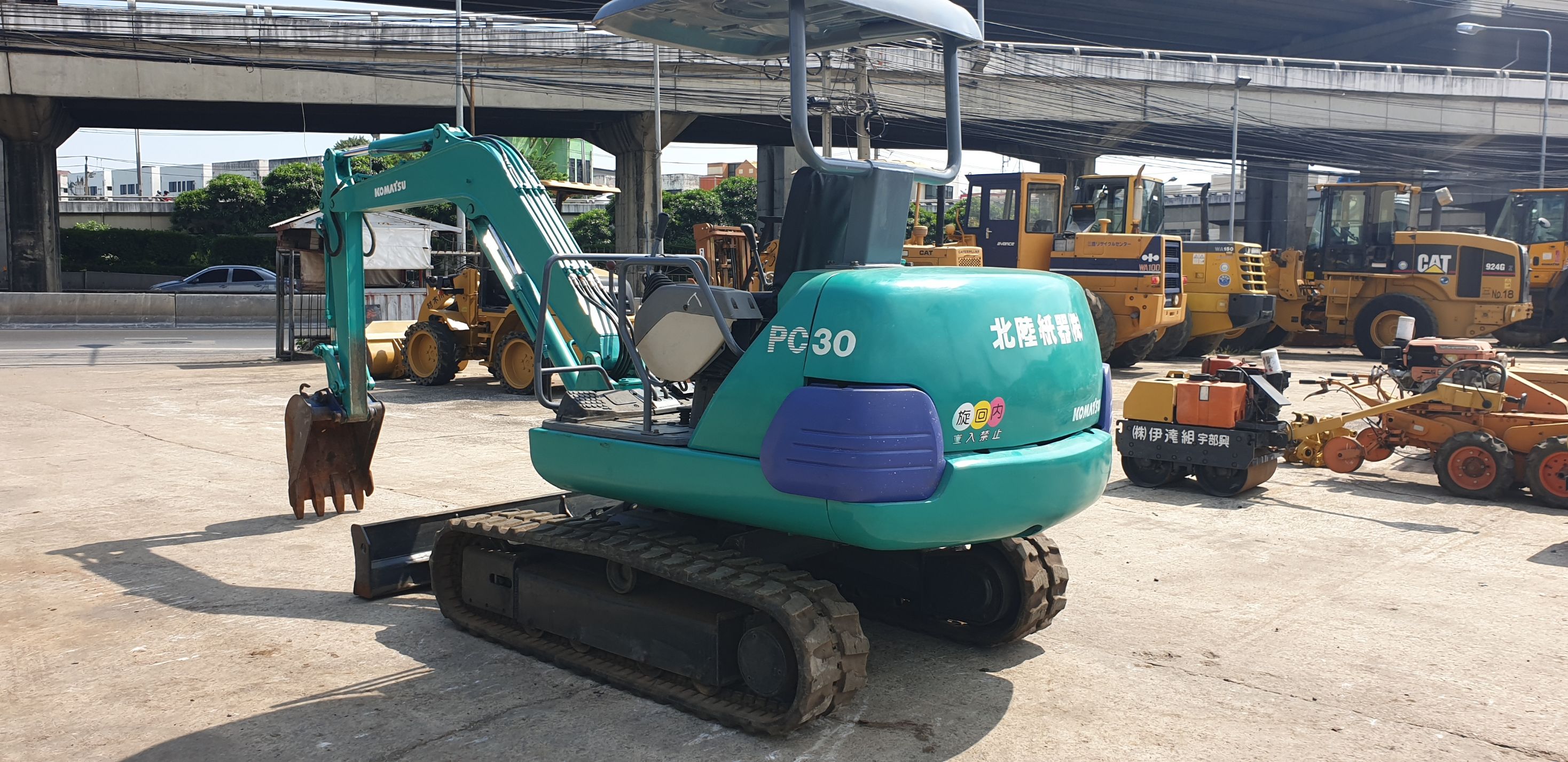 Komatsu PC25-1A นำเข้าจากญี่ปุ่น สภาพพร้อมใ - Truck2Hand.com